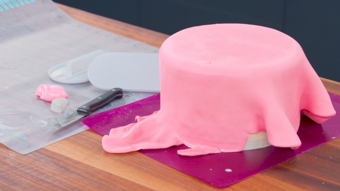 Coloring Fondant | Creative Cake Design