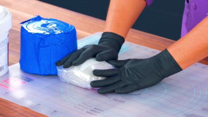 Coloring Fondant | Creative Cake Design