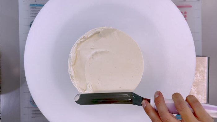 Coloring Buttercream | Creative Cake Design