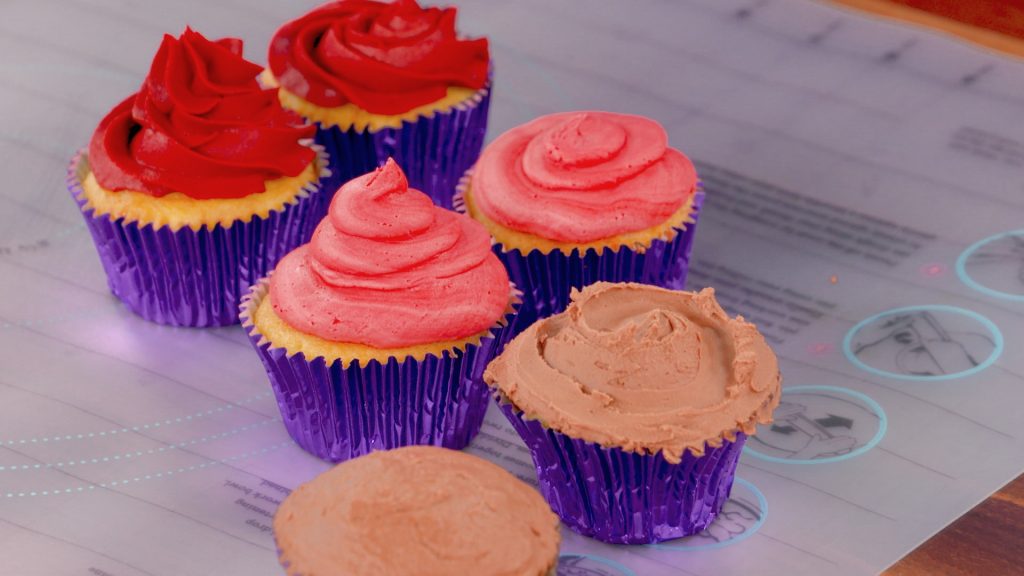 Types of Sprinkles | CCD | www.creativecakedesign.com