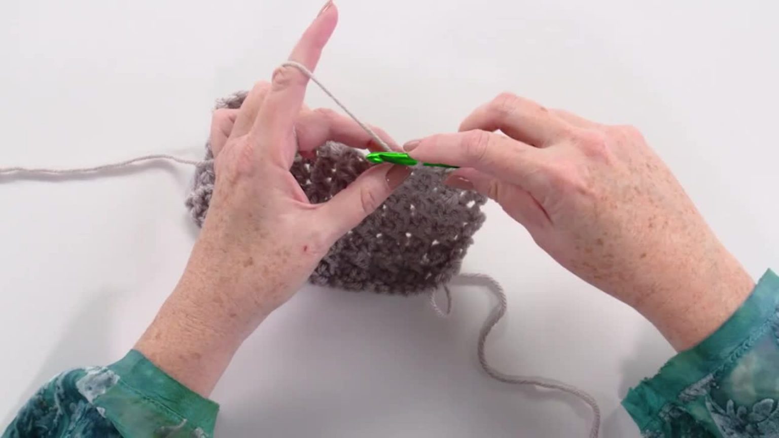 How to Make a Spit Splice | CCC | www.creativecrochetcorner.com