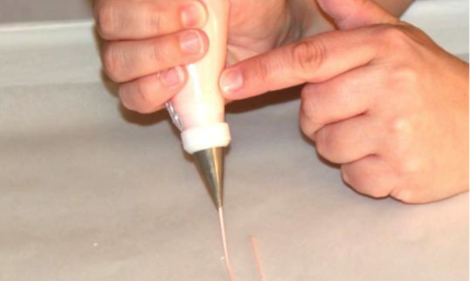 What You Need to Know About Piping Techniques | Craftsy