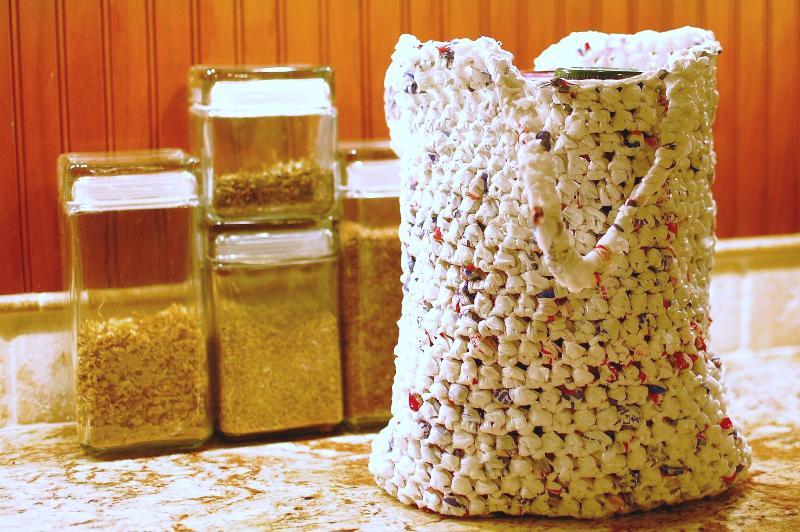 How to Make Plarn: A Tutorial & Ideas for Your Plarn | Craftsy