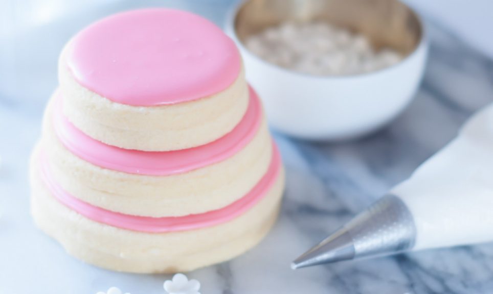 Sweet Tiers: How to Create a Stacked Wedding Cake Cookies | Craftsy