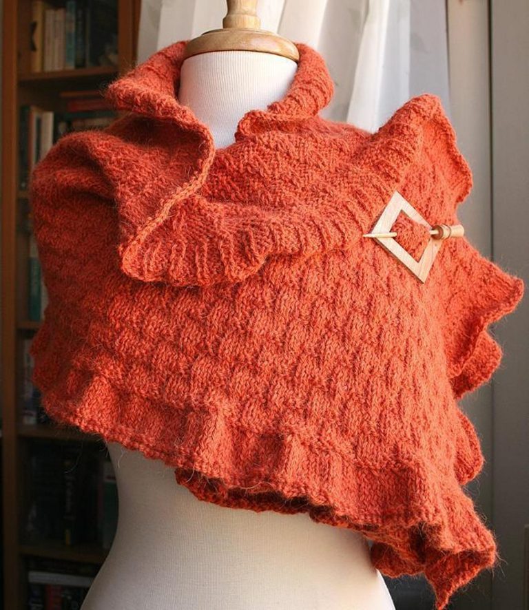 7 Ways to Wear a Triangular Knit Shawl | Craftsy