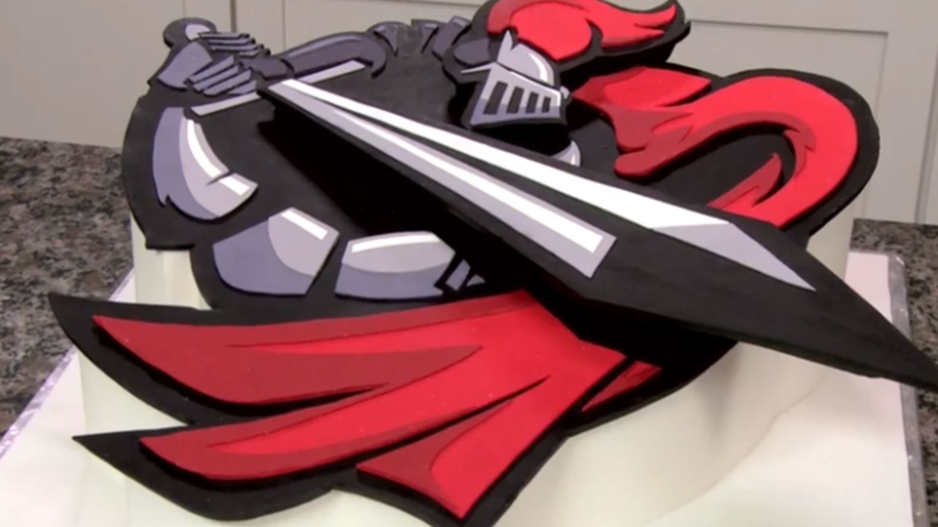 Incredible Cut-Out Cakes | Craftsy