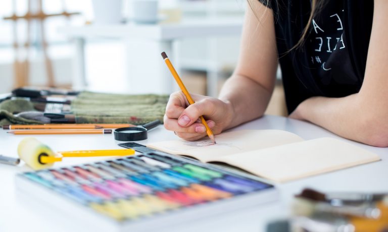 How to Find Your Own Drawing Style for Artwork | Craftsy