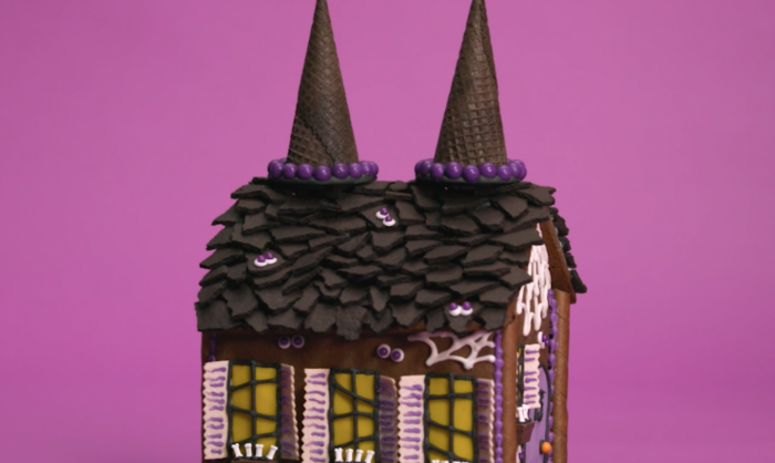 This Haunted Gingerbread House Is Perfect a Party | Craftsy