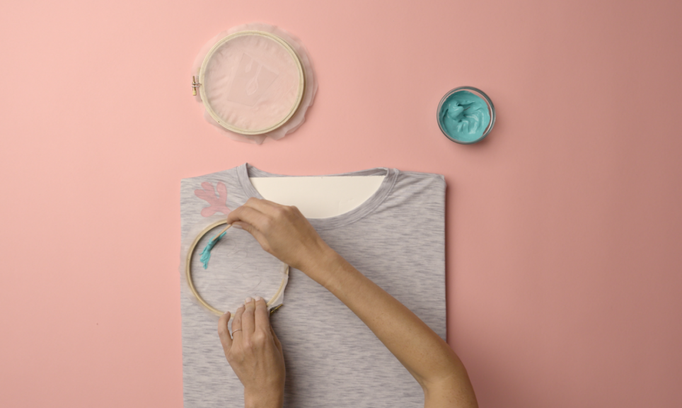 Use an Embroidery Hoop to Screen Print Your Favorite T-Shirt | Craftsy