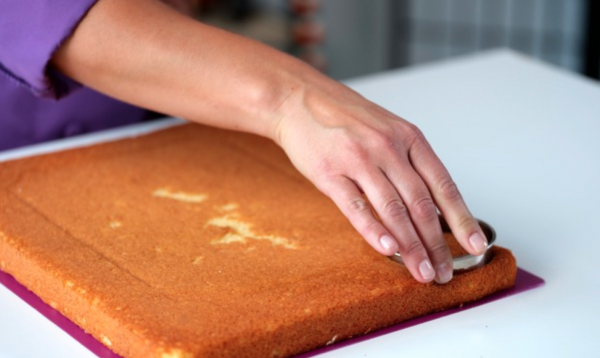 Munch On a Mini Mummy Cake This Halloween | Craftsy