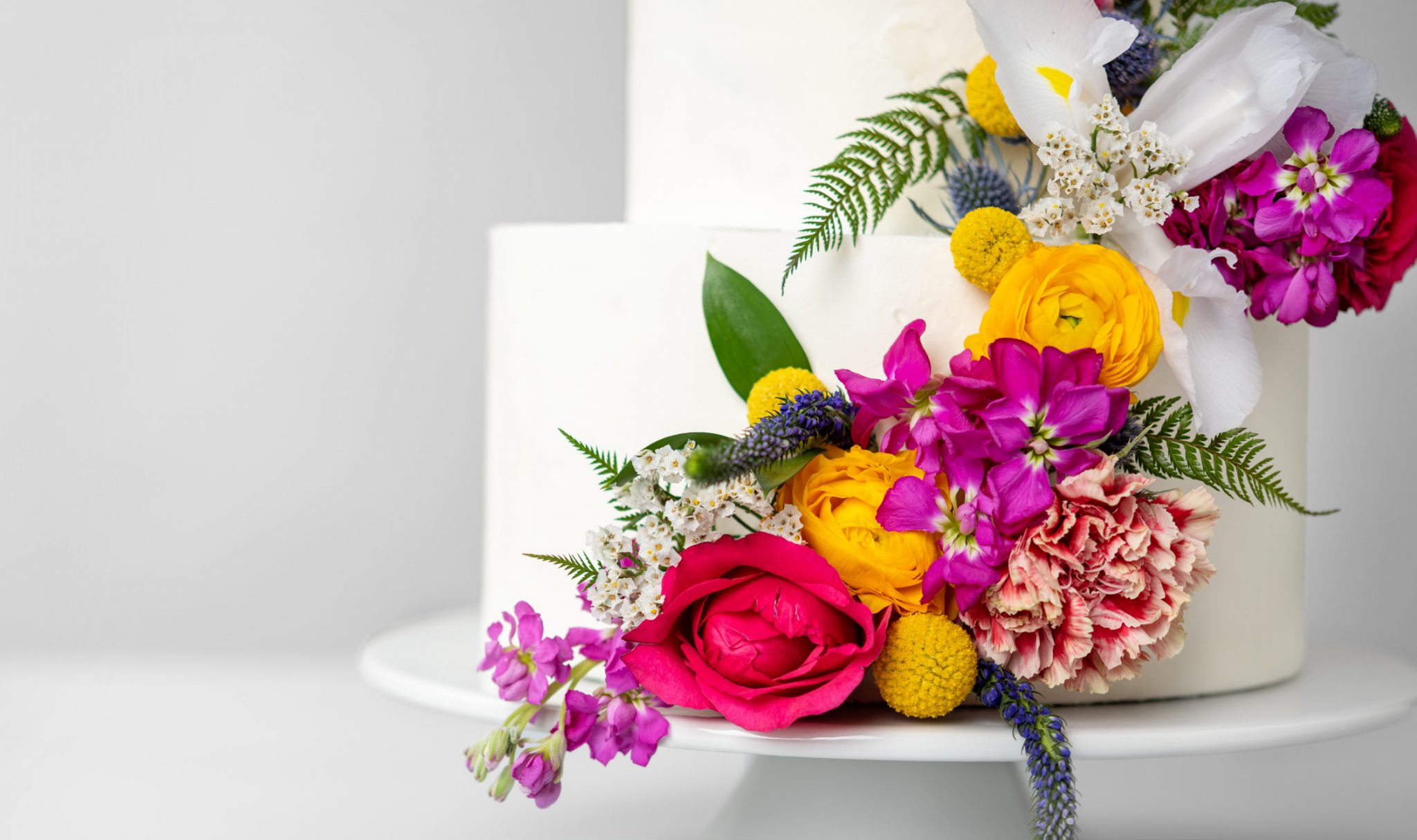 Cake Decorating With Fresh Flowers (DVD + Streaming) | Craftsy | www ...