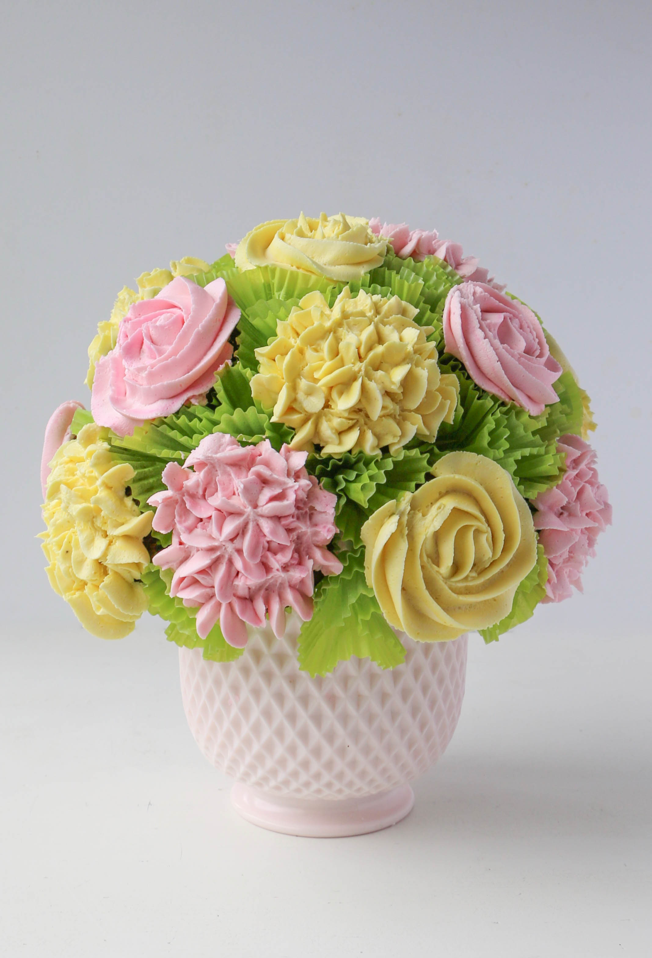 Cupcake Bouquet In 5 Steps An Easy Tutorial Craftsy Cupcake Bouquet In 5 Steps An Easy Tutorial Craftsy