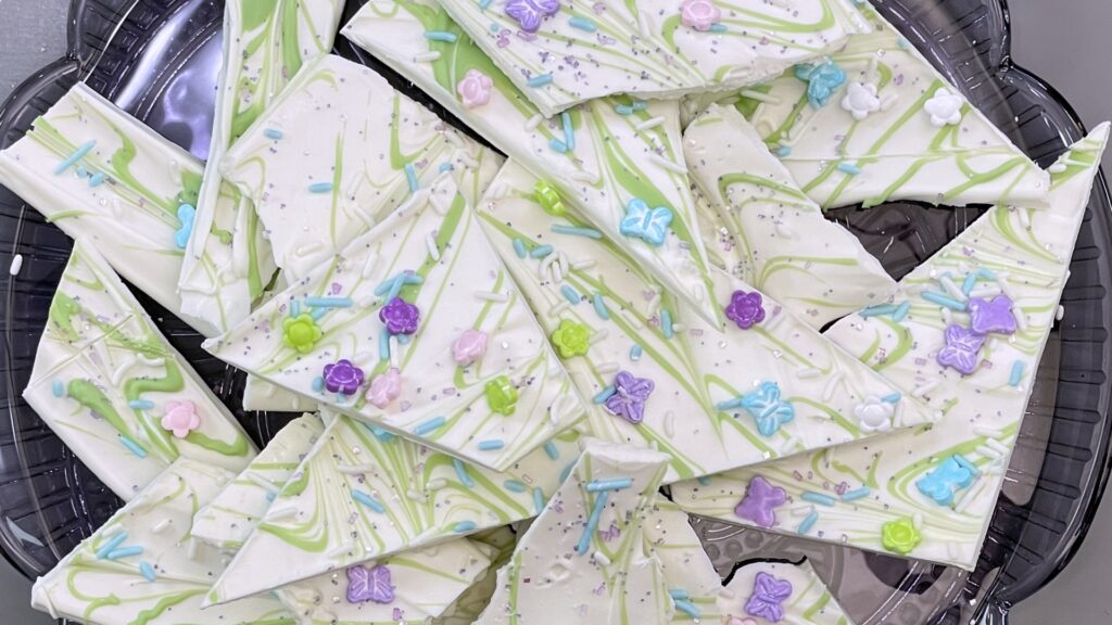 Piping Print Letters with Buttercream | Craft & Hobby