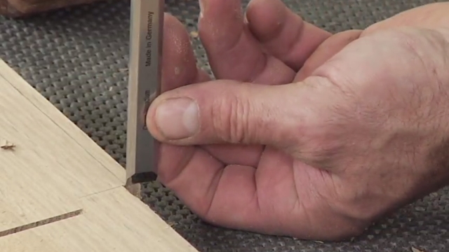 How to Square a Corner with a Chisel | Craft And Hobby