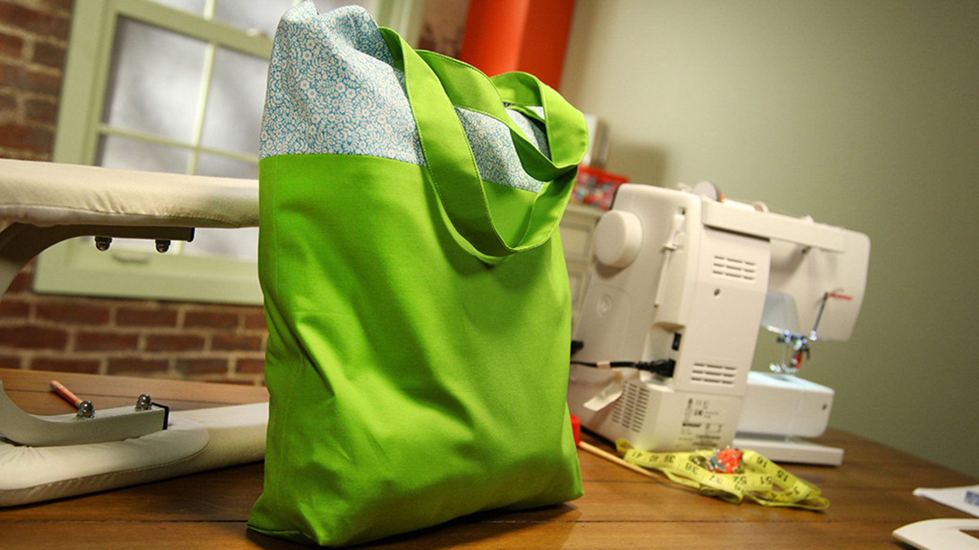 Bag-Making Basics: Reversible Tote & Zipper Pouch | Craft And Hobby