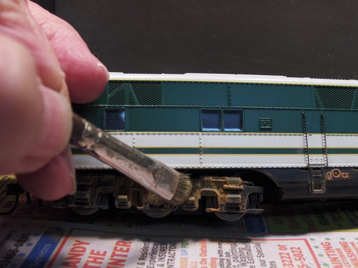 10-Minute Diesel Weathering | Model Railroad Academy