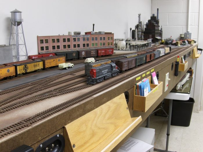 Movable Curtain Keeps the Bugs Out! | Model Railroad Academy