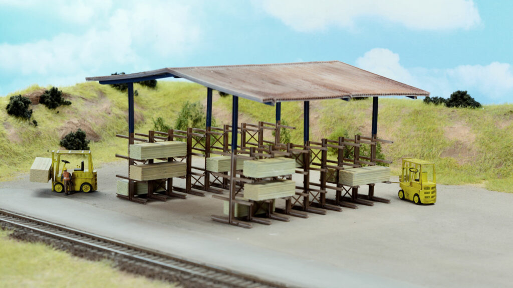 GOLD Illumination of the Layout | MRA | www.modelrailroadacademy.com
