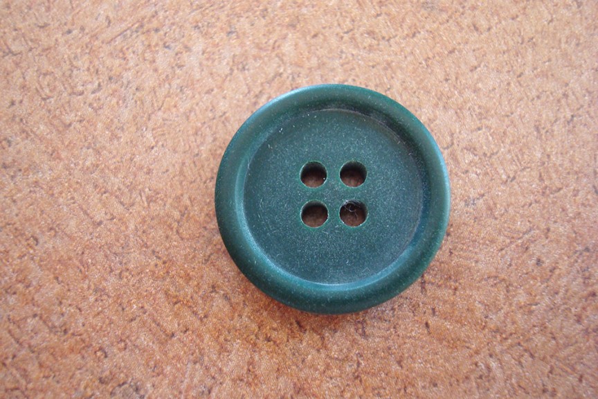 Sewing Tips for Choosing Buttons and Buttonholes | National Sewing Circle