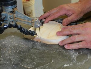 Free Woodworking Plan: Grill Caddy | WoodWorkers Guild of America