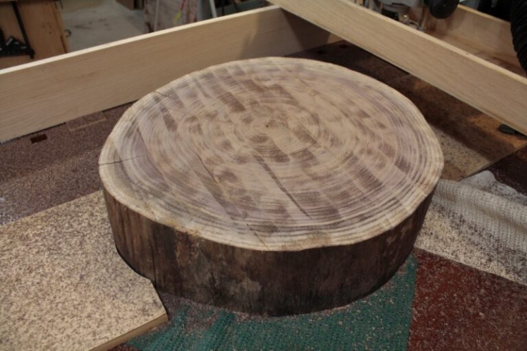 Flattening Large Wood Slabs with a Shop-made Jig and a Router ...