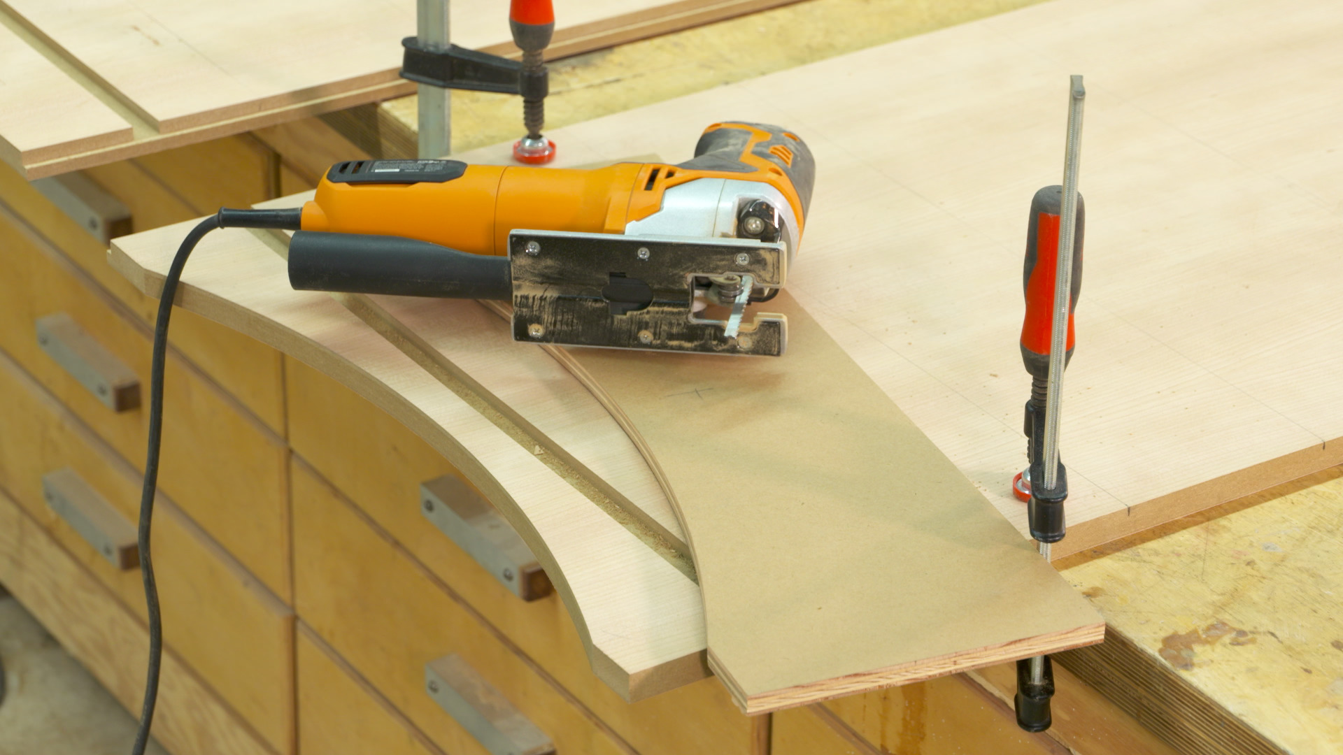 Stop Getting Chipped Veneer | WoodWorkers Guild of America