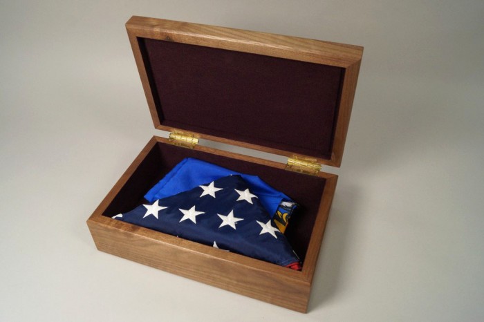 In The Shop: George’s Flag Box | WoodWorkers Guild of America
